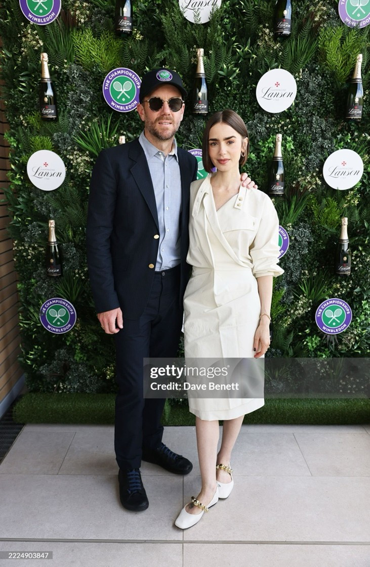 H Calvin Clein έντυσε την Lily Collins για τον τελικό ανδρών του ...