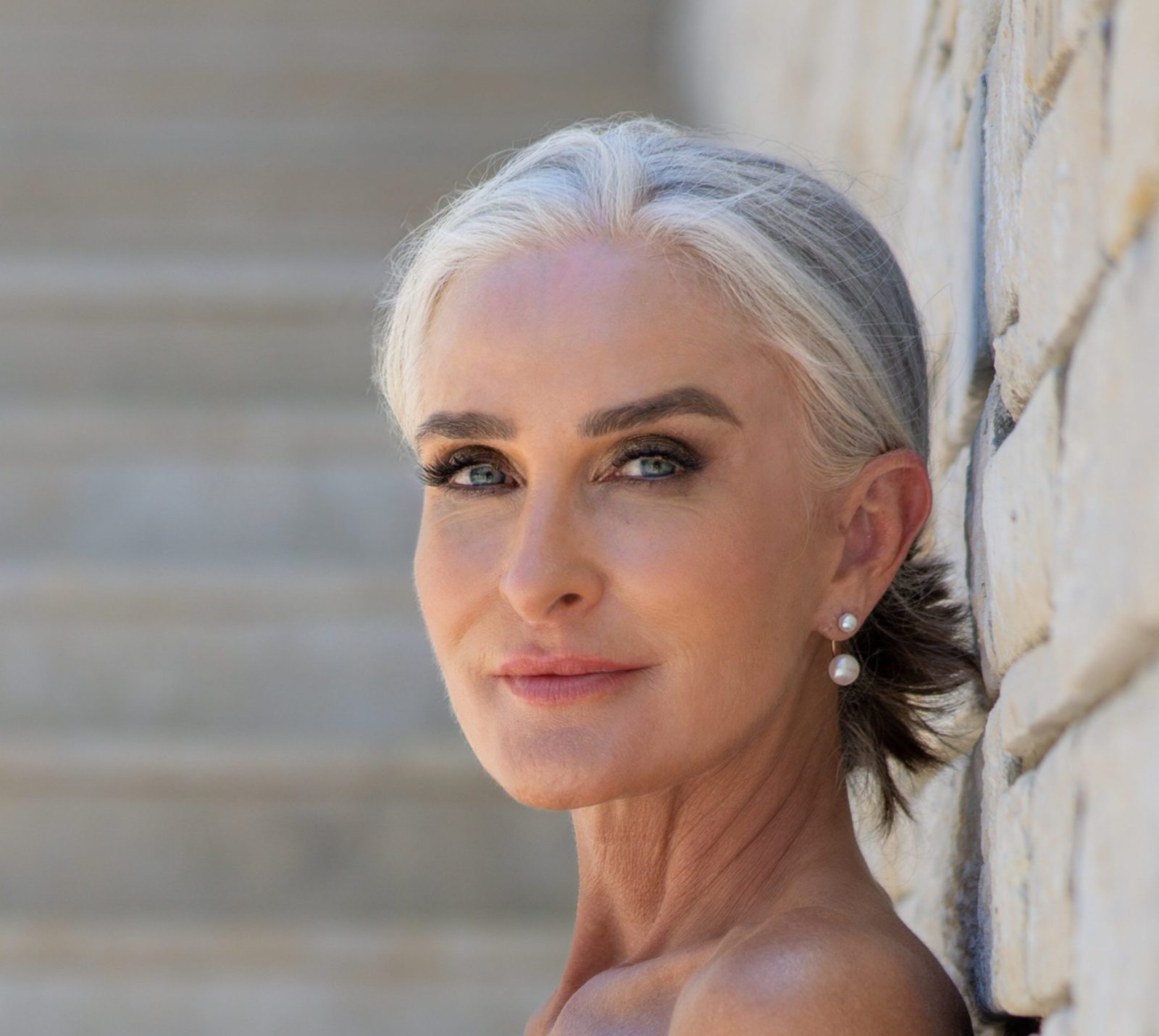 Η Caroline Labouchere στο HELLO! Cyprus: Από τις οικονομικές δυσκολίες ...