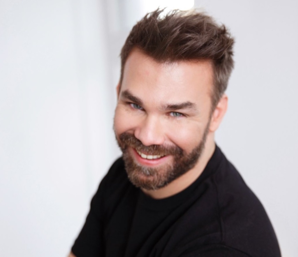 Ο Γιώργος Σαμπάνης σε μια μοναδική εμφάνιση στο NAVA