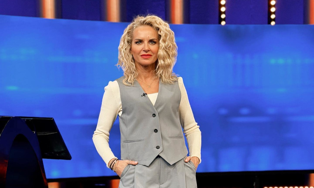 Η Μαρία Μπεκατώρου με υπέροχο ολόσωμο μαγιό Stella McCartney