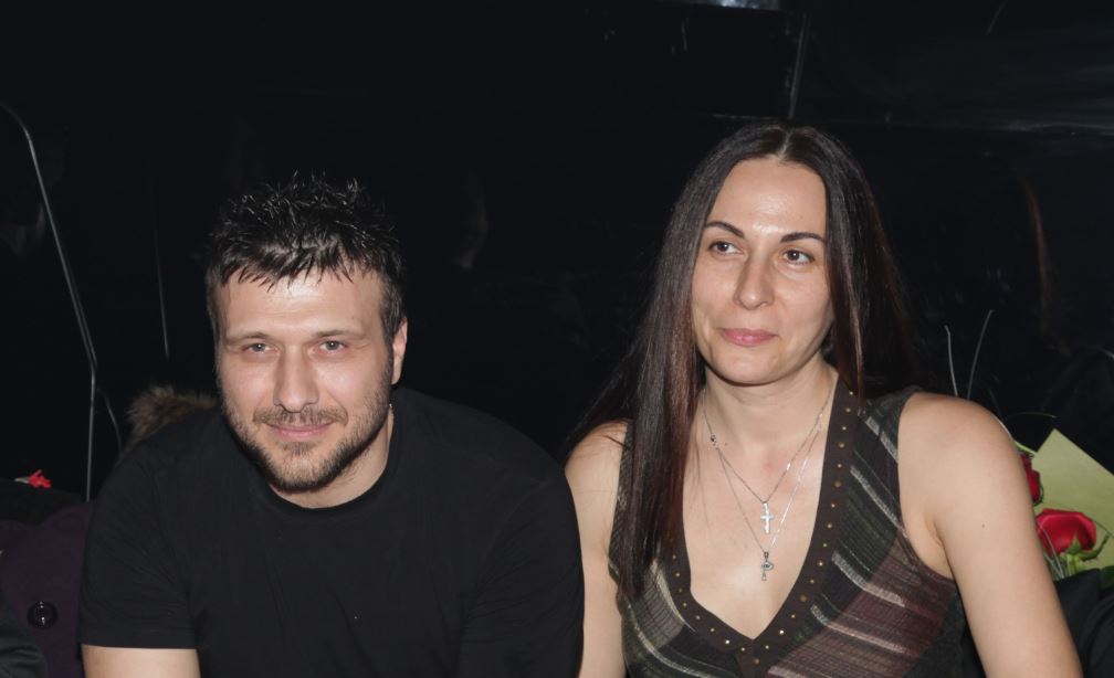 Με τις γυναίκες της ζωής του ο Γιάννης Πλούταρχος στη Σαντορίνη: Η ...